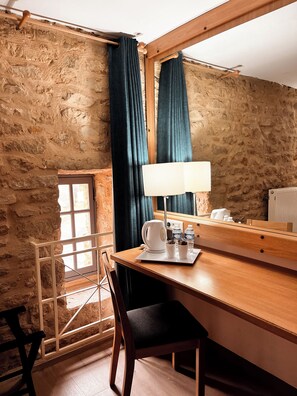 Quarto Duplo Premium (Traditional) | Minibar, secretária, quartos insonorizados, ferro/tábua de engomar 