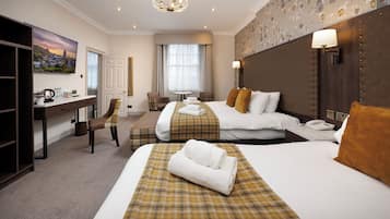 Escrivaninha, ferros/tábuas de passar roupa, Wi-Fi de cortesia