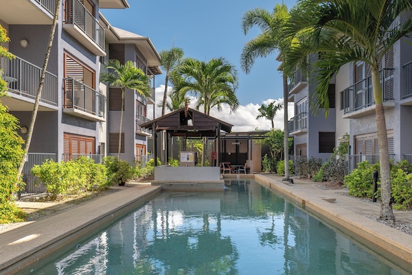 3 piscinas exteriores, espreguiçadeiras