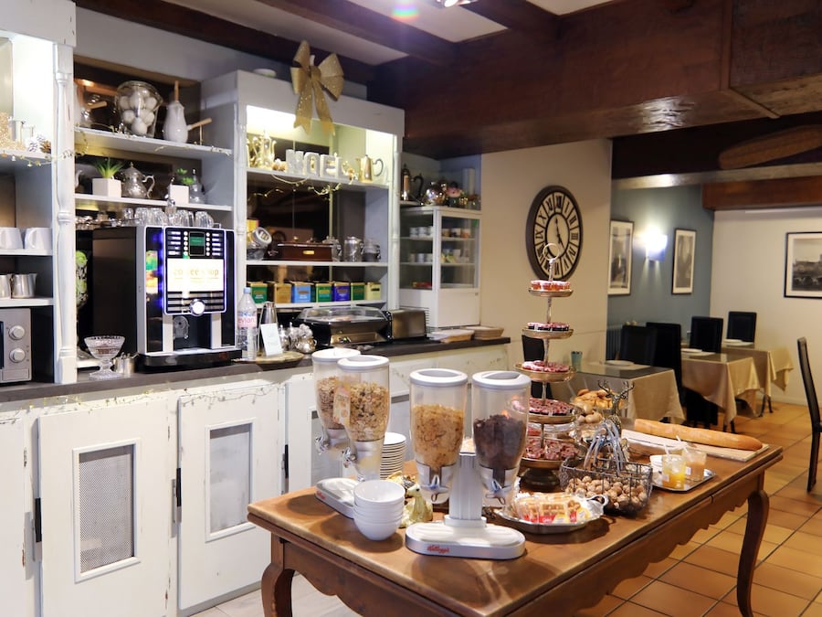 Pequeno-almoço inspirado na cozinha local diário (12 EUR por pessoa)