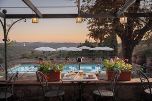 Bar junto à piscina