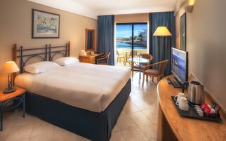 Quarto Superior, 1 cama queen-size, vista para o mar | Roupa hipoalergénica, cofre no quarto, secretária