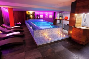 Sauna seca, banheira de hidromassagem, banho turco/hammam, massagens