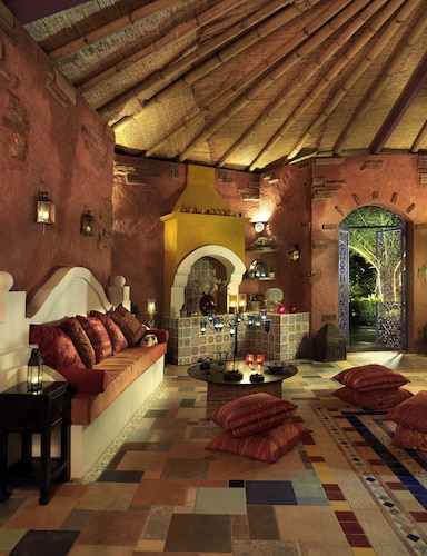 Dionysos Hotel