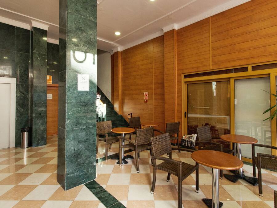 Área de estar no saguão