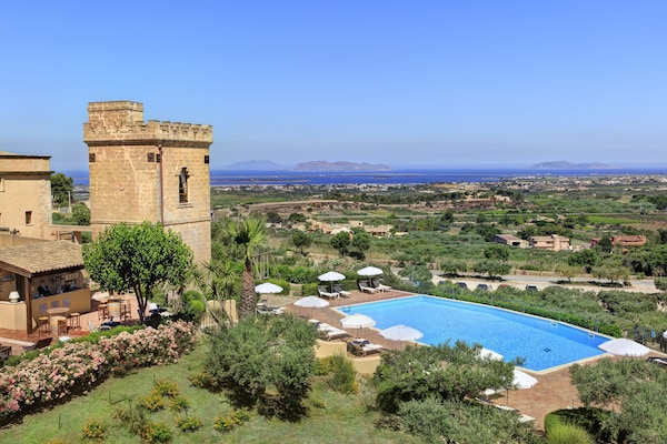 Baglio Oneto Dei Principi Di San Lorenzo - Luxury Wine Resort - Sicily