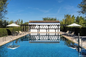 Piscina exterior sazonal