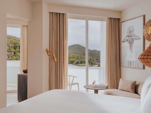 Suite, 1 quarto (Platinum) | Roupa de alta qualidade, minibar, cofre no quarto, secretária 