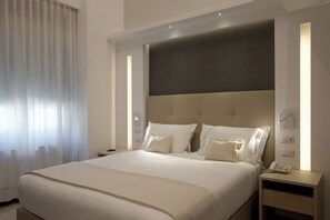 Dúplex Deluxe | Roupa de alta qualidade, edredões de penas, minibar, cofre no quarto 