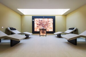Sauna, aromaterapia, massagens musculares profundas, reflexologia 