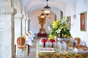 Pequeno-almoço continental diário incluído 