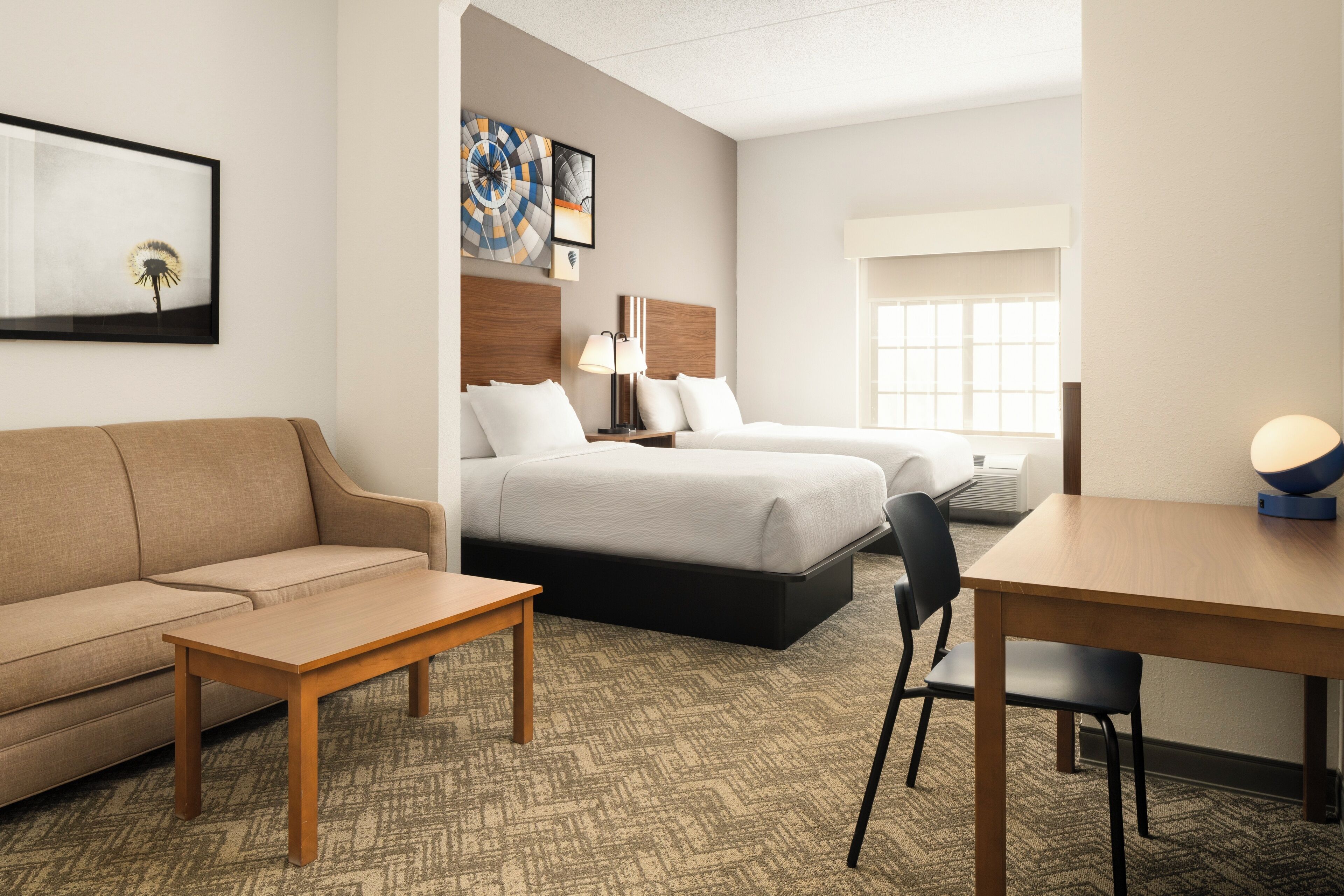 Quarto, 2 camas de casal | Cofre no quarto, secretária, ferro/tábua de engomar 