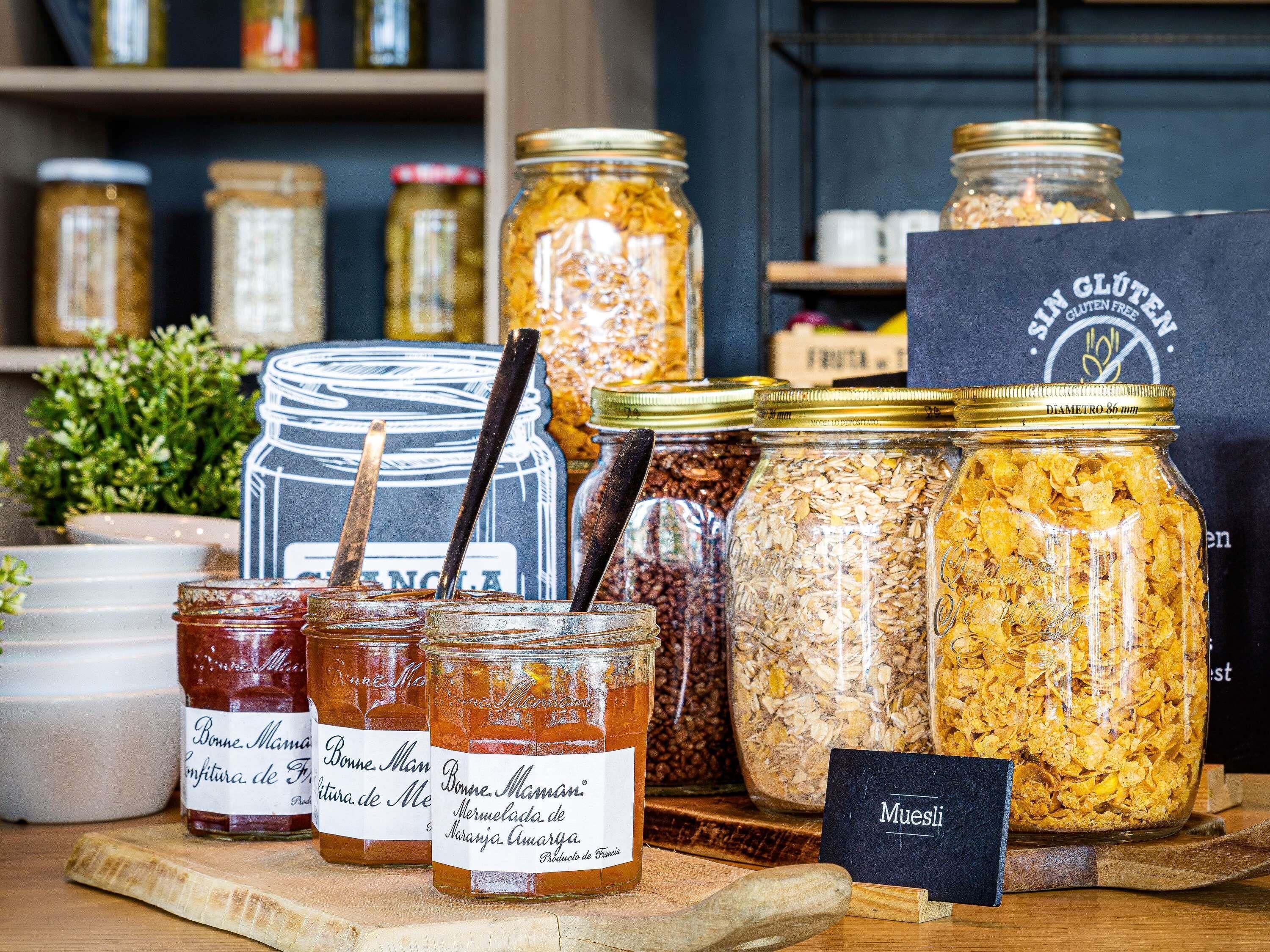 Pequeno-almoço tipo buffet diário (10.50 EUR por pessoa) 