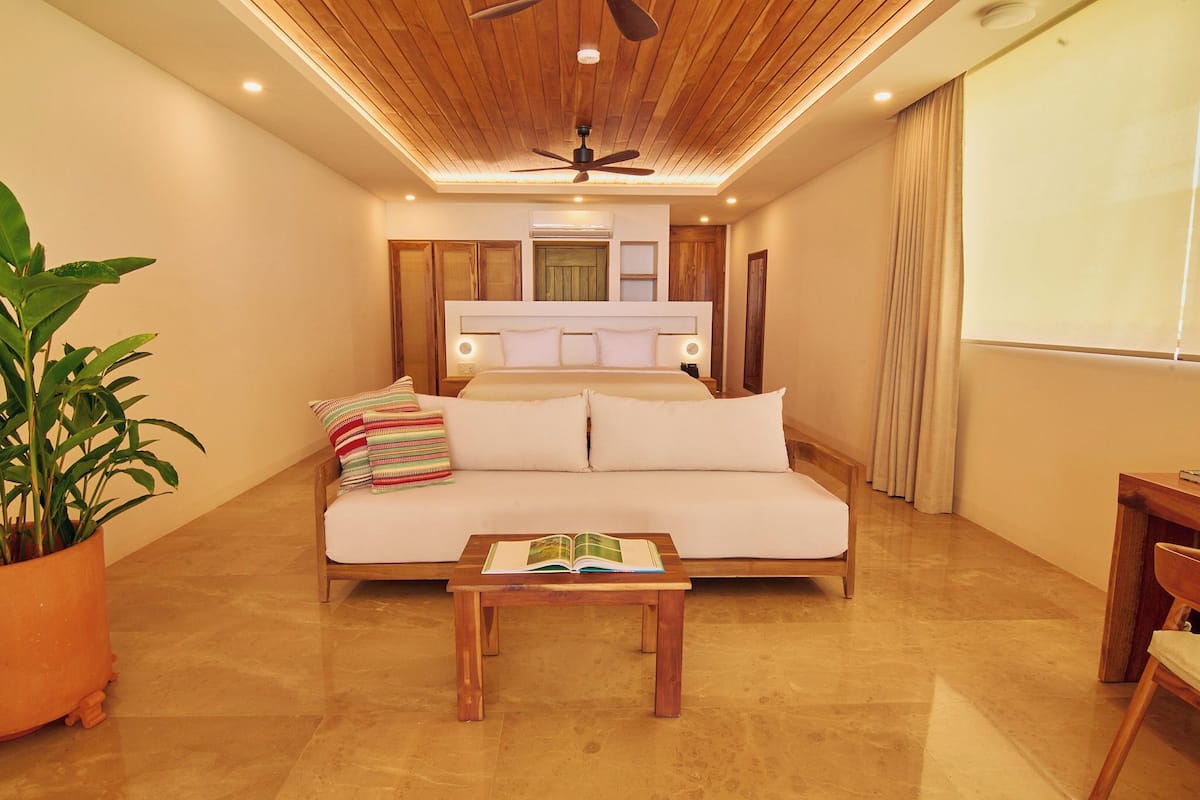 1 quarto, edredões de penas, camas de colchão pillowtop