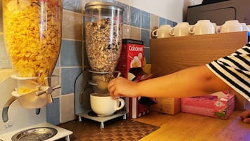 Café da manhã com buffet todos os dias mediante uma taxa