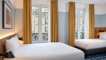 Quarto triplo | Cofres nos quartos, Wi-Fi de cortesia, roupa de cama