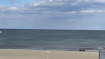 Individualmente mobiliados, cortinas blackout, quartos à prova de som