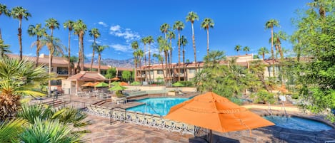 Bar junto à piscina