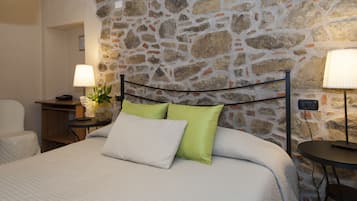 Quarto casal ou duplo standard | Frigobar, cofres nos quartos, escrivaninha, quartos à prova de som