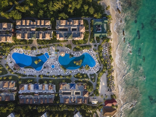 Ocean Blue & Sand Beach Resort - All Inclusive