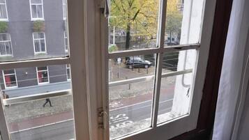 Quarto Twin Standard, 2 camas individuais, casa de banho privativa | Vista do alojamento