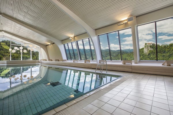 Piscina interior