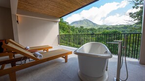 Minibar, cofre no quarto, secretária, cortinas/cortinados opacos 