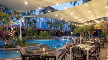 2 restaurantes, pequenos-almoços servidos