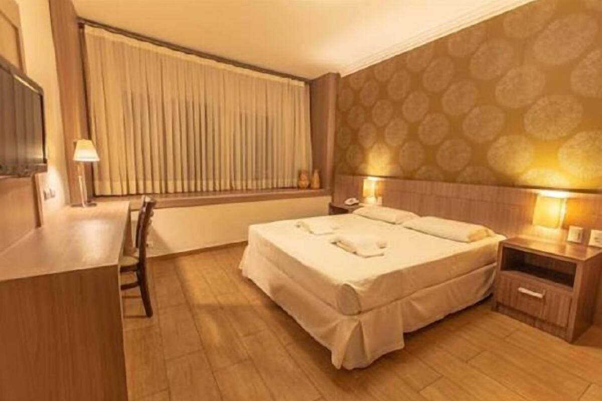 Minibar, cofre no quarto, quartos insonorizados, Wi-fi grátis