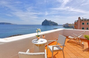 Quarto casal ou duplo luxo, terraço, vista para o mar | Terraço/pátio