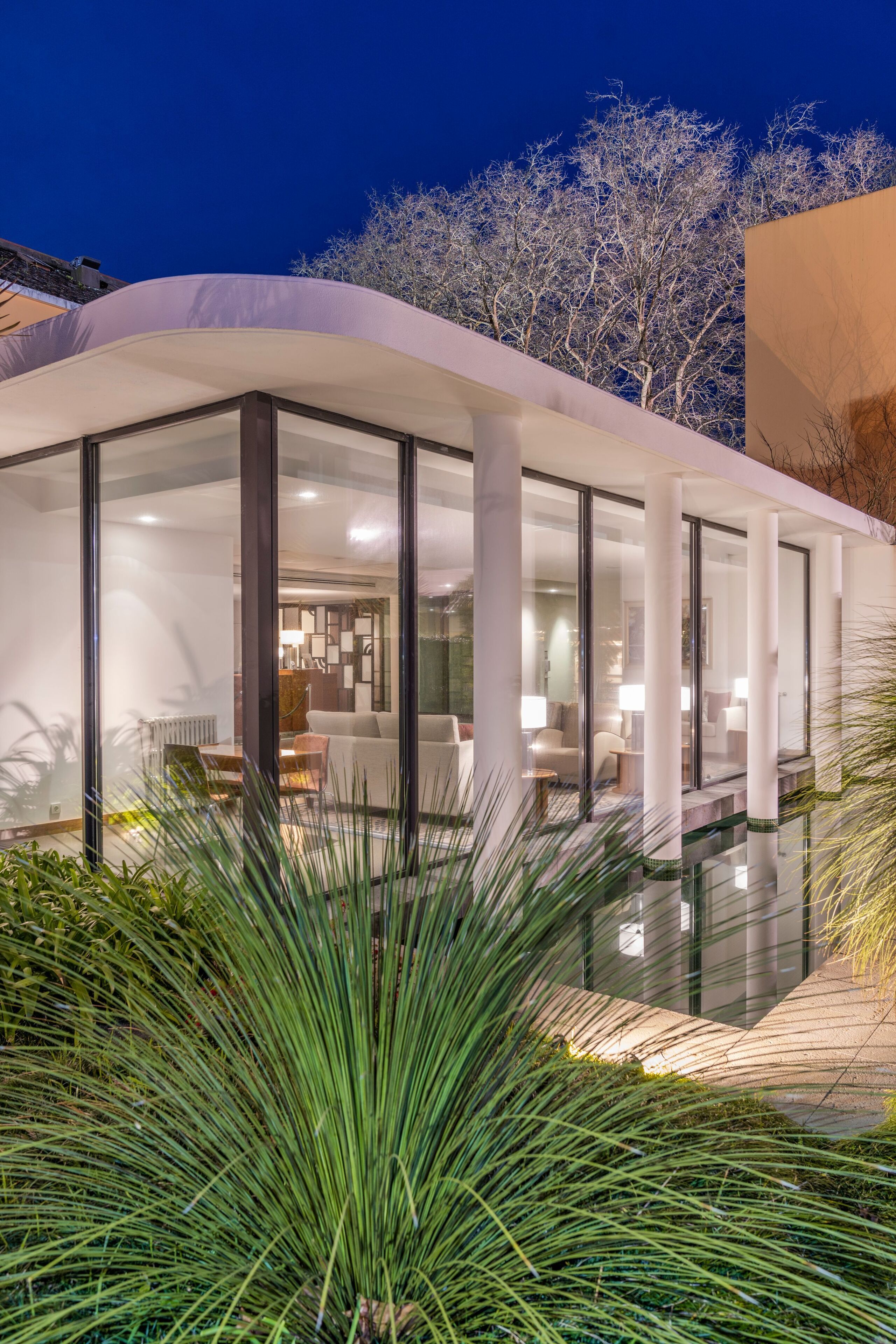 Fachada do alojamento (tarde/noite)