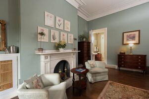 Quarto Duplo Superior, casa de banho anexa (Two Full Beds) | Wi-fi grátis 