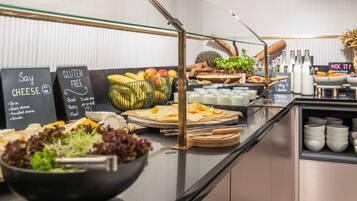Café da manhã com buffet todos os dias (CZK 670 por pessoa)