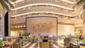 2 restaurantes, é servido café da manhã