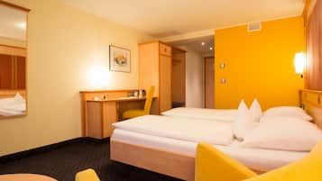 Quarto Duplo Comfort | Roupa de alta qualidade, minibar, cofre no quarto, secretária