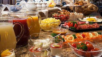 Pequeno-almoço tipo buffet diário (12.50 EUR por pessoa)