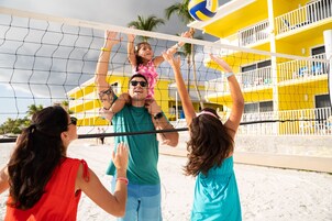 Na praia, areia branca 