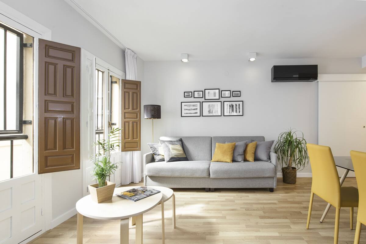 Apartamento superior, 2 quartos, vista para a cidade | Quartos à prova de som, Wi-Fi de cortesia, roupa de cama