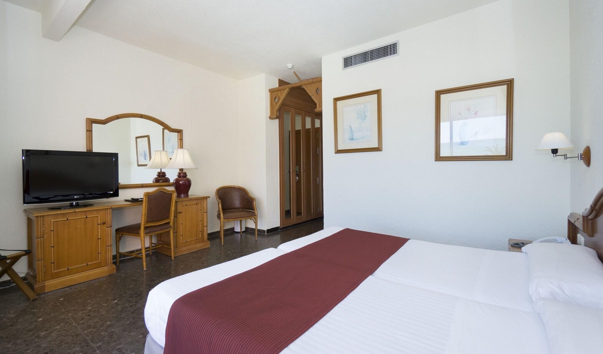 Secretária, Wi-fi grátis, roupa de cama fornecida 