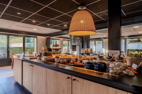 Pequenos-almoços, almoços e jantares servidos