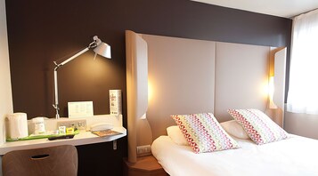 Quarto standard, 1 cama de casal | 1 quarto, roupas de cama premium, escrivaninha, quartos à prova de som