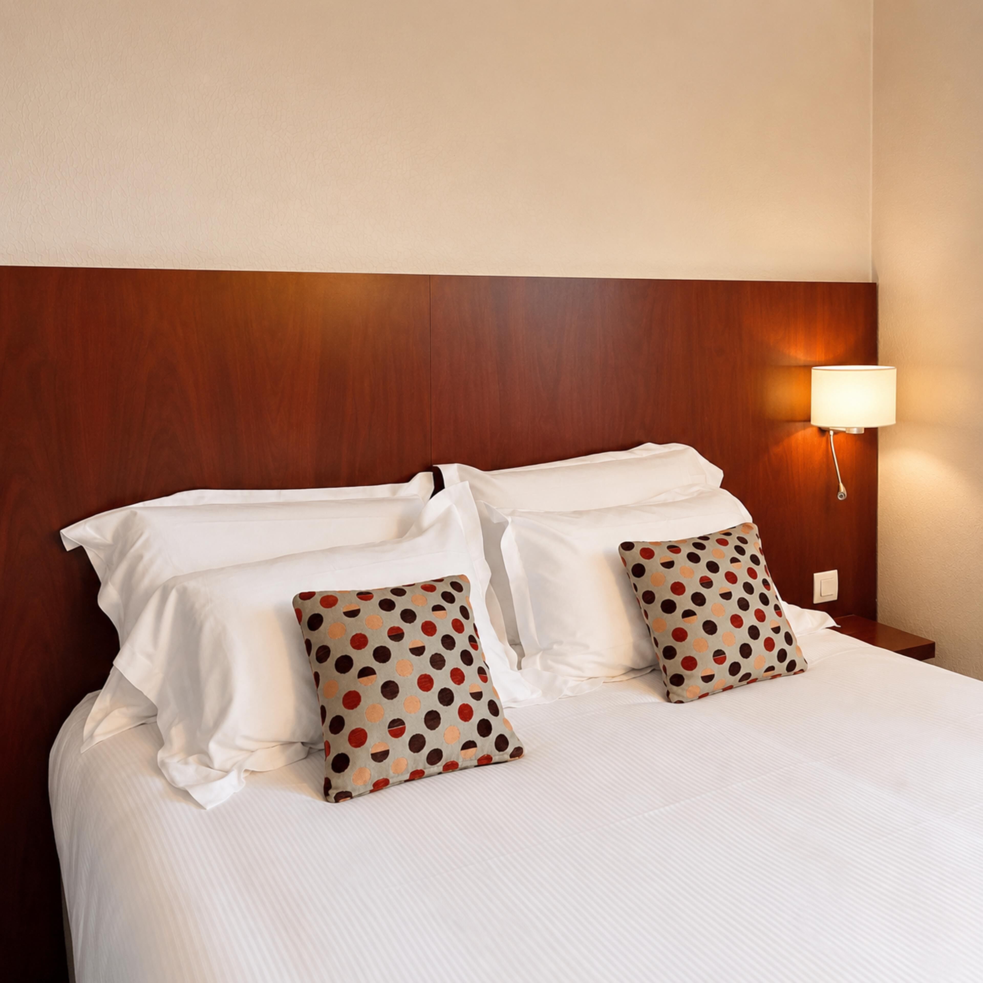 Quarto Standard, várias camas | Secretária, quartos insonorizados, Wi-fi grátis 