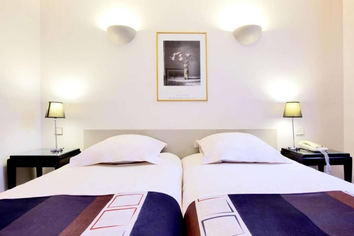 Cofres nos quartos, escrivaninha, Wi-Fi de cortesia, roupa de cama