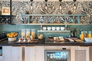 Pequeno-almoço tipo buffet diário (14.9 EUR por pessoa) 