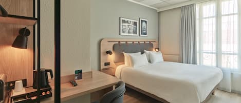 Quarto superior, 1 cama King | Roupas de cama premium, escrivaninha, cortinas blackout