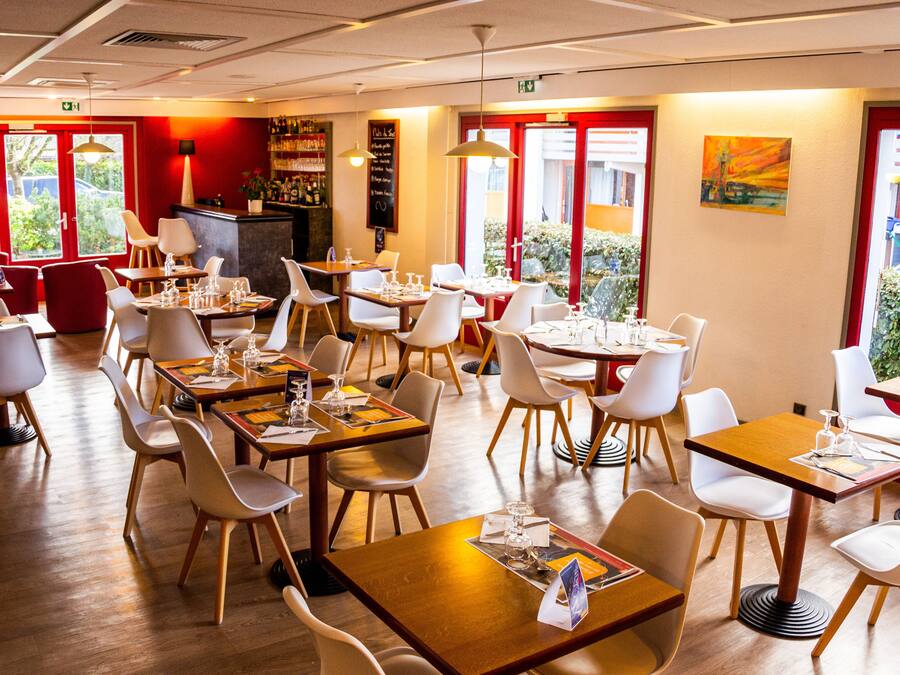 Almoços e jantares servidos, incluindo cozinha regional