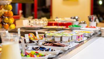 Pequeno-almoço tipo buffet diário (8.50 EUR por pessoa)