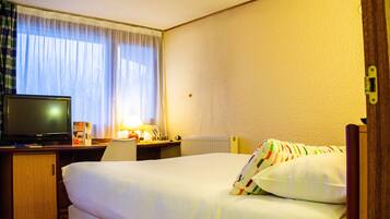 Quarto Duplo | Roupa de alta qualidade, secretária, quartos insonorizados