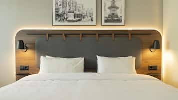 Quarto superior, 1 cama King | Escrivaninha, cortinas blackout, quartos à prova de som
