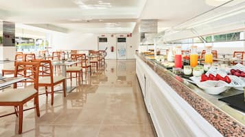 Café da manhã, almoço e jantar